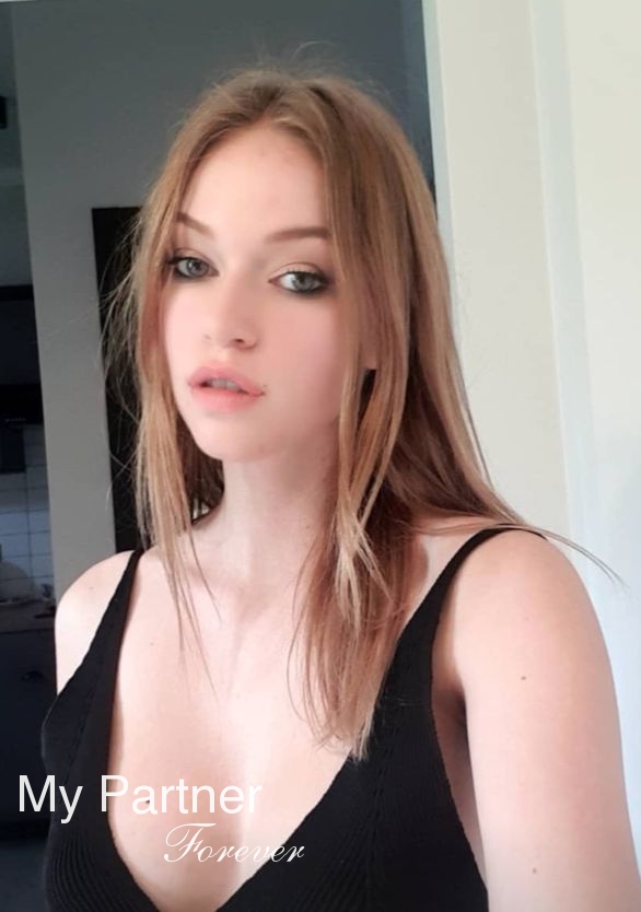 Ukrainian Women Looking for Men - Anna from Kiev, Ukraine